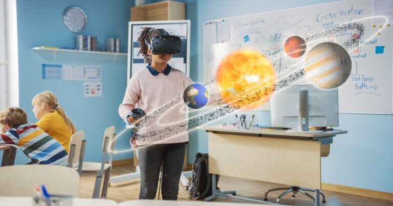 How to Use Virtual Reality in Education and Training (+6 Real World ...